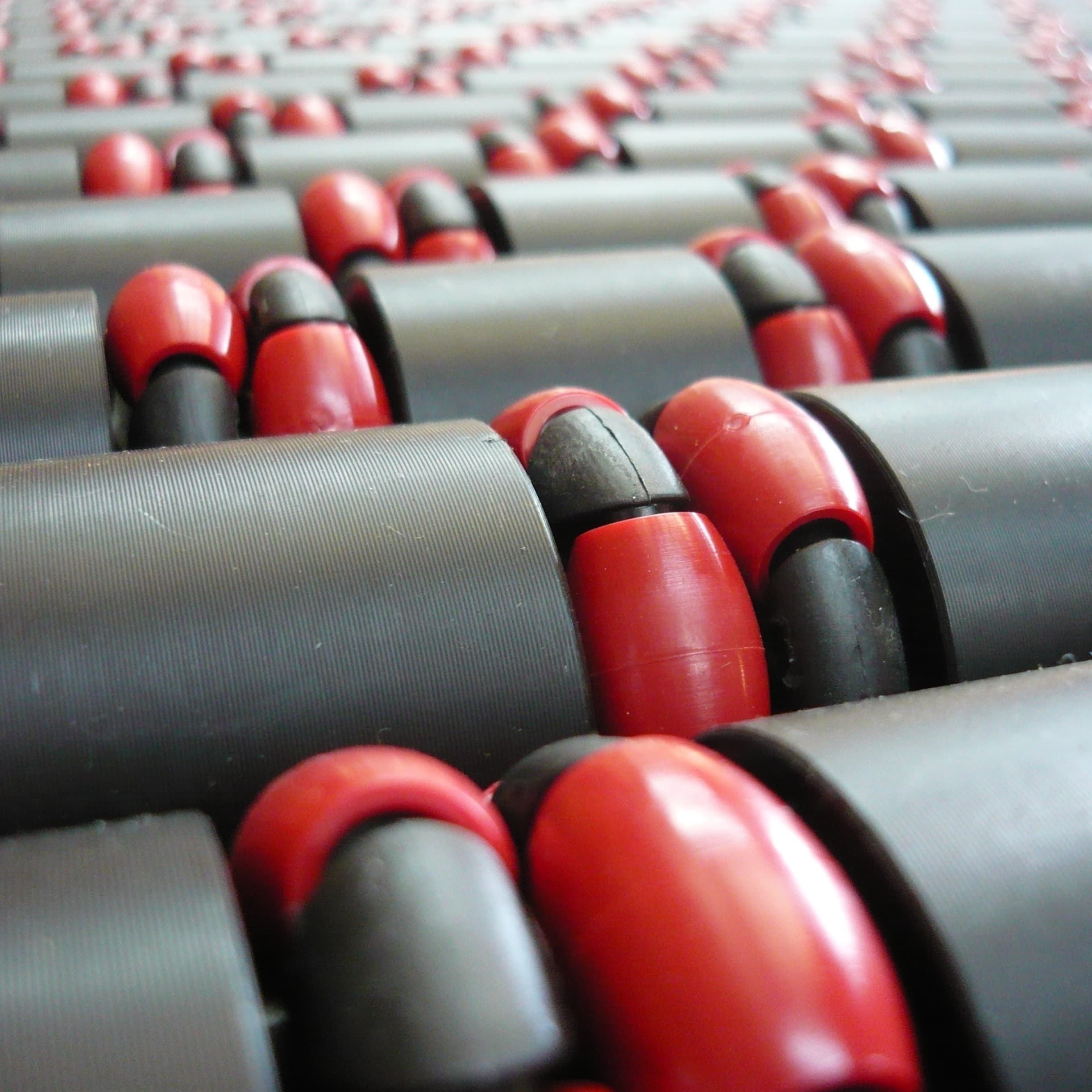 OMNI-WHEEL: A ROBUST SOLUTION FOR MULTI-DIRECTIONAL CONVEYORS ...