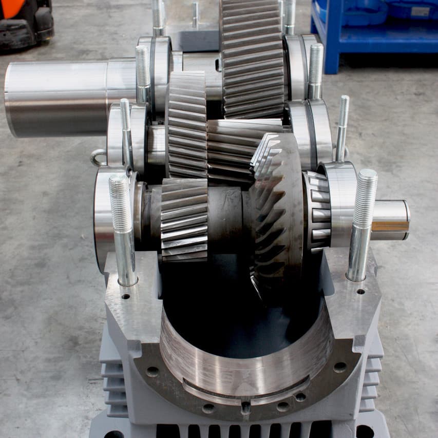 INDUSTRIAL GEAR UNITS TAILORED TO ALMOST ANY APPLICATION | Industry ...