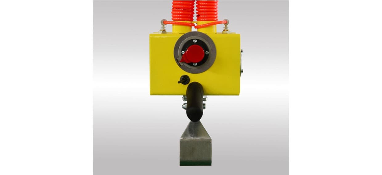 Armtec Industrial Pail Lifters | Industry Update Manufacturing Media