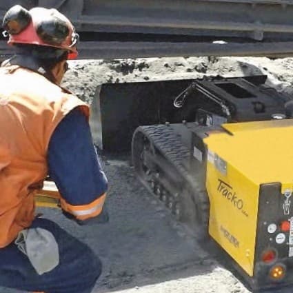 BATTERY-POWERED MINI-EXCAVATOR FOR CONFINED SPACES | Industry Update ...